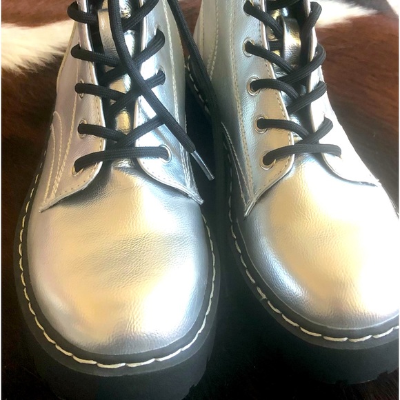 Sincerly Jules | Shoes | Sincerely Jules Boots Metallic Silver Combat ...